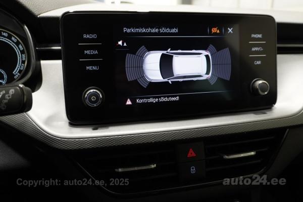 Pelēks Skoda KAMIQ 2024 Tallina, ar dzinēja tilpumu 1.00 L un nobraukumu 37 tūkst. km par 22500 €, foto 11 vietnē AUTOMOTO.COM.LV