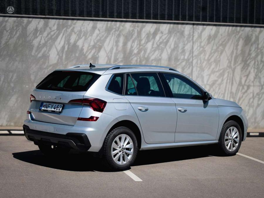 Pelēks Skoda KAMIQ 2024 Kauņa, ar dzinēja tilpumu 1.00 L un nobraukumu 30 tūkst. km par 18500 €, foto 4 vietnē AUTOMOTO.COM.LV