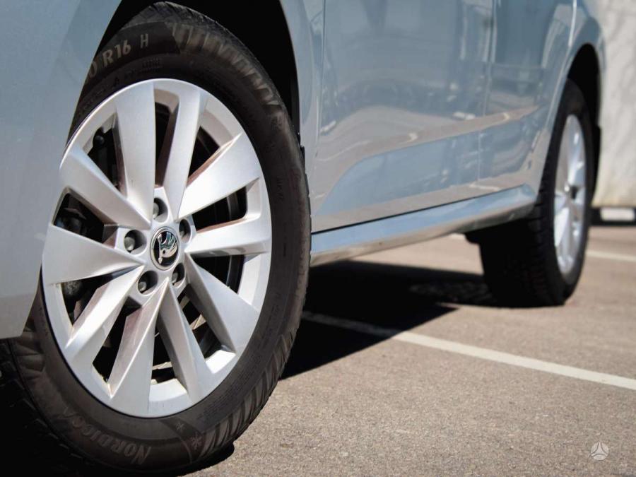 Pelēks Skoda KAMIQ 2024 Kauņa, ar dzinēja tilpumu 1.00 L un nobraukumu 30 tūkst. km par 18500 €, foto 6 vietnē AUTOMOTO.COM.LV