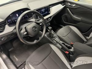 Pelēks Skoda KAMIQ 2024 Tallina, ar dzinēja tilpumu 1.00 L un nobraukumu 35 tūkst. km par 18985 €, foto 13 vietnē AUTOMOTO.COM.LV