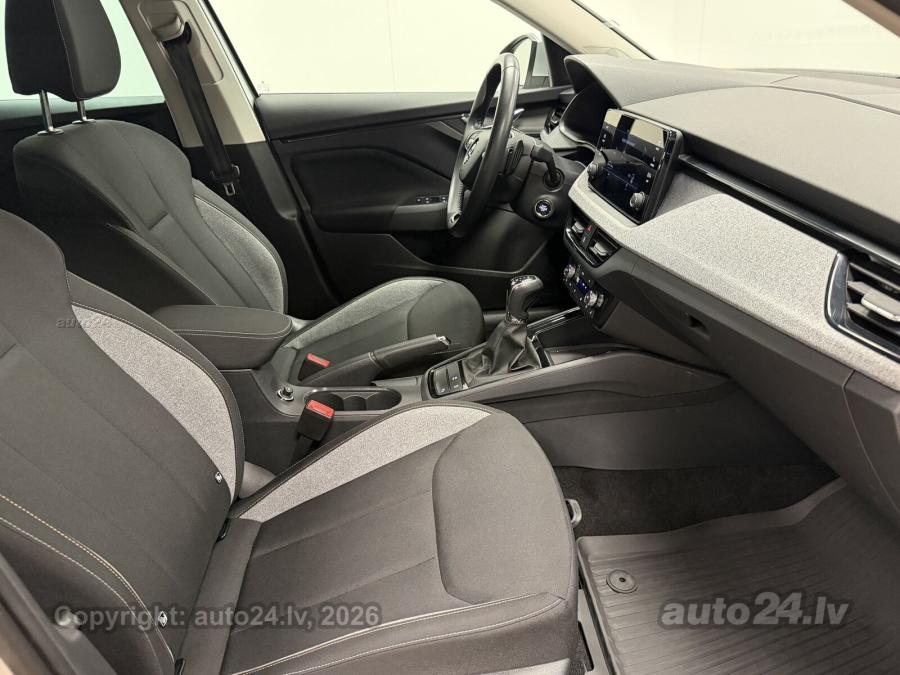 Pelēks Skoda KAMIQ 2024 Tallina, ar dzinēja tilpumu 1.00 L un nobraukumu 35 tūkst. km par 18985 €, foto 14 vietnē AUTOMOTO.COM.LV