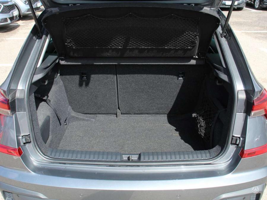Grey Skoda KAMIQ 2024 in Vilnius, with an engine capacity of 1.00 L and mileage of 32 thousand km for 18800 €, photo 19 on AUTOMOTO.COM.LV
