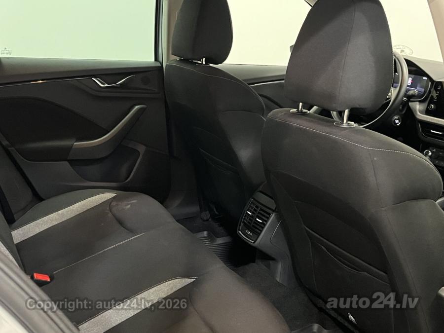 Grey Skoda KAMIQ 2024 in Tallinn, with an engine capacity of 1.00 L and mileage of 32 thousand km for 18490 €, photo 5 on AUTOMOTO.COM.LV