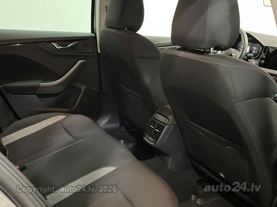 Grey Skoda KAMIQ 2024 in Tallinn, with an engine capacity of 1.00 L and mileage of 35 thousand km for 18490 €, photo 5 on AUTOMOTO.COM.LV