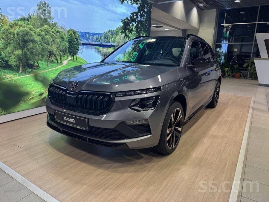 Pelēks Skoda KAMIQ 2025 Valmiera, ar dzinēja tilpumu 1.00 L un nobraukumu 5 tūkst. km par 27760 €, foto 2 vietnē AUTOMOTO.COM.LV