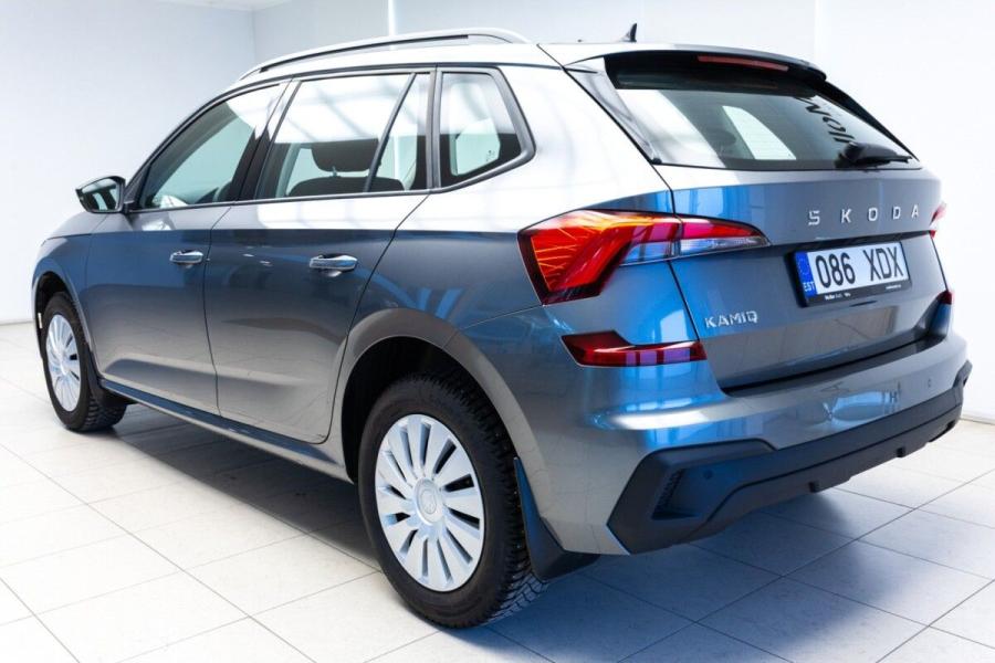 Pelēks Skoda KAMIQ 2024 Jehvi, ar dzinēja tilpumu 1.00 L un nobraukumu 33 tūkst. km par 18650 €, foto 5 vietnē AUTOMOTO.COM.LV