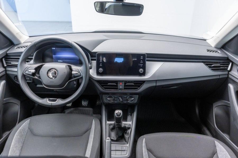 Pelēks Skoda KAMIQ 2024 Jehvi, ar dzinēja tilpumu 1.00 L un nobraukumu 33 tūkst. km par 18650 €, foto 13 vietnē AUTOMOTO.COM.LV