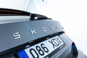 Pelēks Skoda KAMIQ 2024 Jehvi, ar dzinēja tilpumu 1.00 L un nobraukumu 33 tūkst. km par 18650 €, foto 18 vietnē AUTOMOTO.COM.LV