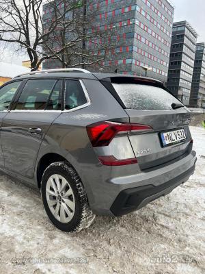 Pelēks Skoda KAMIQ 2025 Tallina, ar dzinēja tilpumu 1.00 L un nobraukumu 19 tūkst. km par 24490 €, foto 3 vietnē AUTOMOTO.COM.LV