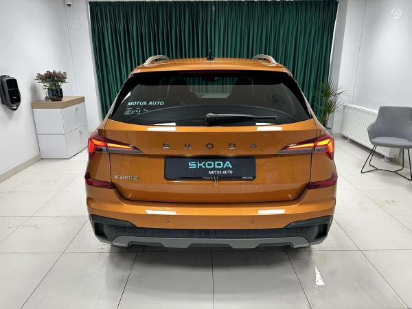 Orange Skoda KAMIQ 2024 in Vilnius, with an engine capacity of 1.50 L and mileage of 18 thousand km for 25900 €, photo 3 on AUTOMOTO.COM.LV