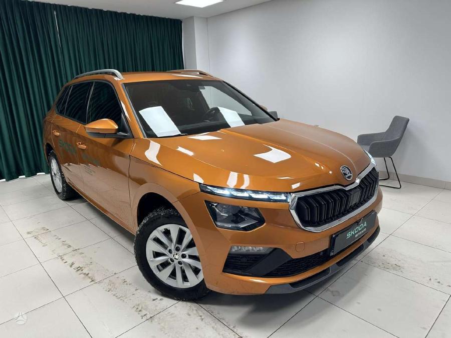 Orange Skoda KAMIQ 2024 in Vilnius, with an engine capacity of 1.50 L and mileage of 18 thousand km for 25900 €, photo 5 on AUTOMOTO.COM.LV