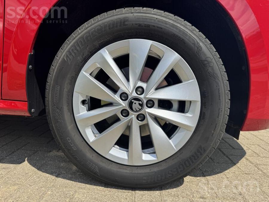 Sarkans Skoda KAMIQ 2026 Valmiera, ar dzinēja tilpumu 1.00 L un nobraukumu 1 tūkst. km par 23500 €, foto 8 vietnē AUTOMOTO.COM.LV