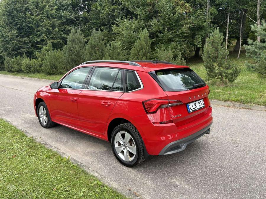 Red Skoda KAMIQ 2020 in Raseiniai, with an engine capacity of 1.60 L and mileage of 66 thousand km for 6900 €, photo 3 on AUTOMOTO.COM.LV