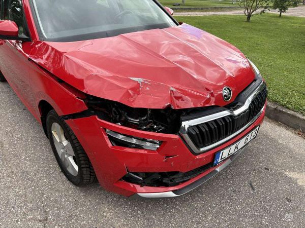 Sarkans Skoda KAMIQ 2020 Raseiniai, ar dzinēja tilpumu 1.60 L un nobraukumu 66 tūkst. km par 6900 €, foto 5 vietnē AUTOMOTO.COM.LV