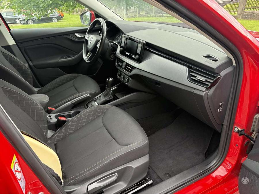 Red Skoda KAMIQ 2020 in Raseiniai, with an engine capacity of 1.60 L and mileage of 66 thousand km for 6900 €, photo 7 on AUTOMOTO.COM.LV