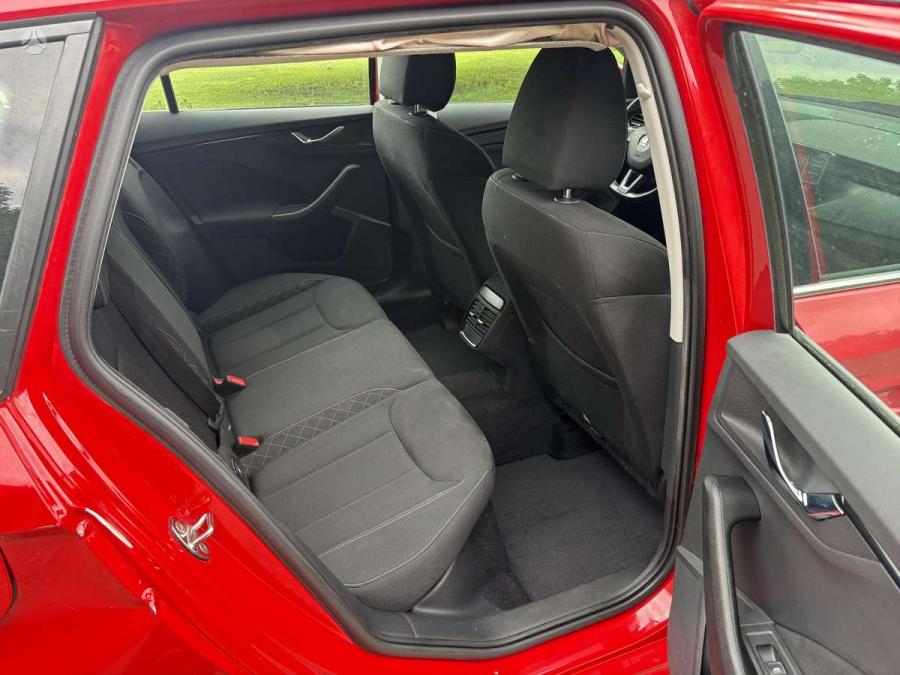 Red Skoda KAMIQ 2020 in Raseiniai, with an engine capacity of 1.60 L and mileage of 66 thousand km for 6900 €, photo 8 on AUTOMOTO.COM.LV