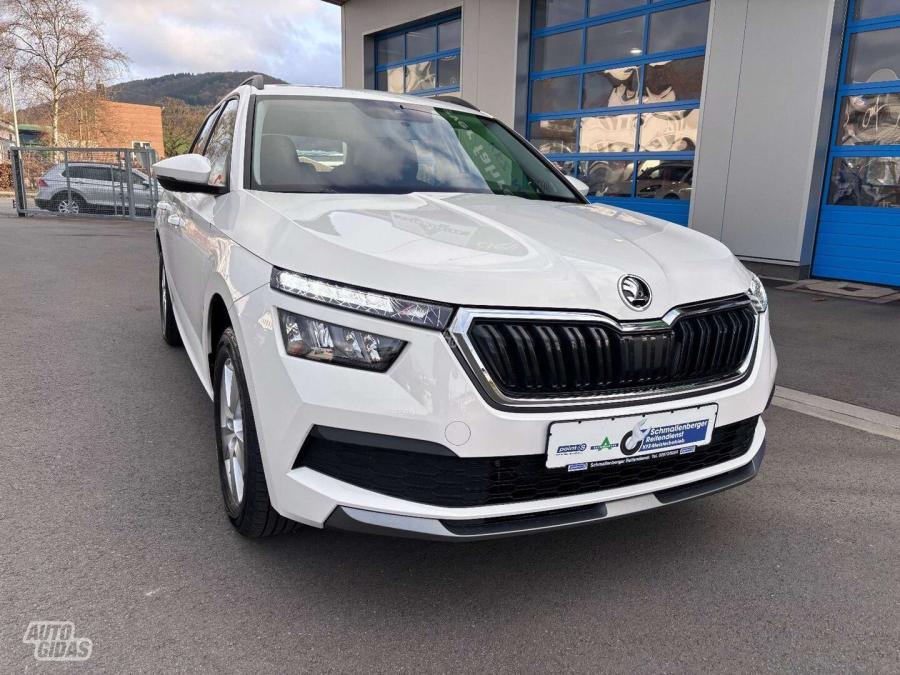 White Skoda KAMIQ 2020 in Kaunas, with an engine capacity of 1.50 L and mileage of 64 thousand km for 22915 €, photo 2 on AUTOMOTO.COM.LV