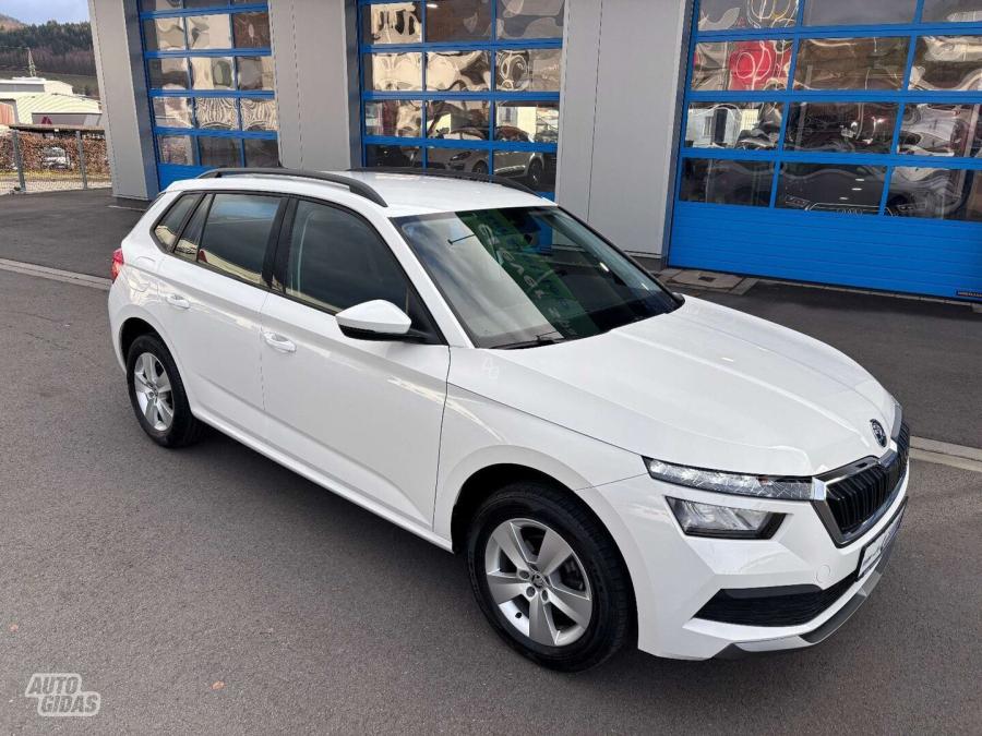 White Skoda KAMIQ 2020 in Kaunas, with an engine capacity of 1.50 L and mileage of 64 thousand km for 22915 €, photo 3 on AUTOMOTO.COM.LV