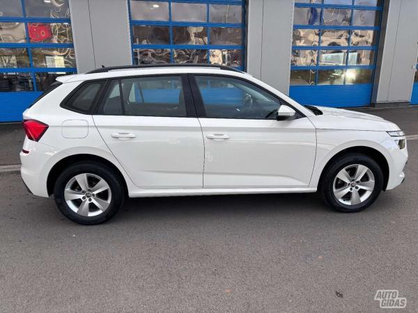 White Skoda KAMIQ 2020 in Kaunas, with an engine capacity of 1.50 L and mileage of 64 thousand km for 22915 €, photo 4 on AUTOMOTO.COM.LV