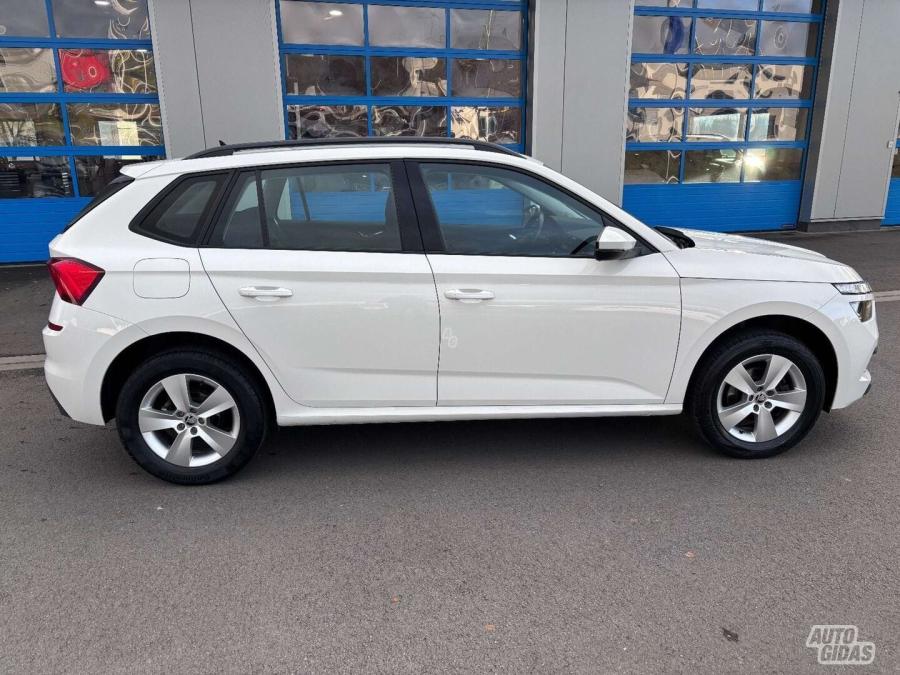 White Skoda KAMIQ 2020 in Kaunas, with an engine capacity of 1.50 L and mileage of 64 thousand km for 22915 €, photo 4 on AUTOMOTO.COM.LV