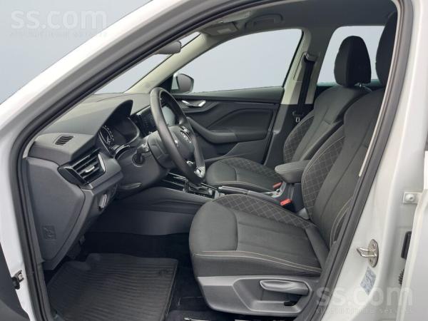Skoda KAMIQ 2021 Rīga vietnē Balts Skoda KAMIQ 2021 Rīga, ar dzinēja tilpumu 1.00 L un nobraukumu 103 tūkst. km par 13720 €, foto 10 vietnē AUTOMOTO.COM.LV