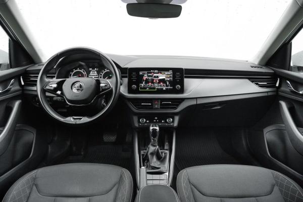 Skoda KAMIQ 2022 RÄ«ga vietnÄ Balts Skoda KAMIQ 2022 RÄ«ga, ar dzinÄja tilpumu 1.50 L un nobraukumu 58 tÅ«kst. km par 19950 ā¬, foto 7 vietnÄ AUTOMOTO.COM.LV