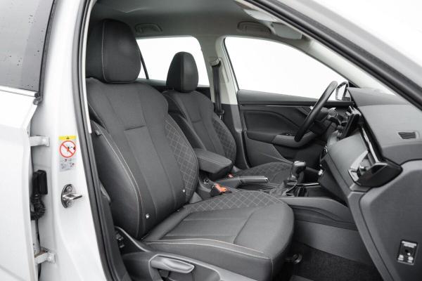 Skoda KAMIQ 2022 RÄ«ga vietnÄ Balts Skoda KAMIQ 2022 RÄ«ga, ar dzinÄja tilpumu 1.50 L un nobraukumu 58 tÅ«kst. km par 19950 ā¬, foto 8 vietnÄ AUTOMOTO.COM.LV