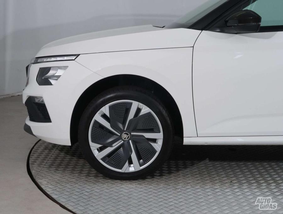 White Skoda KAMIQ 2024 in Kaunas, with an engine capacity of 0.00 L and mileage of 26 thousand km for 26673 €, photo 9 on AUTOMOTO.COM.LV