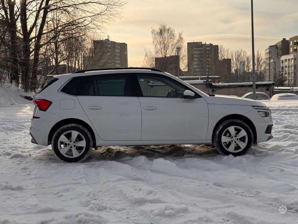 White Skoda KAMIQ 2024 in Vilnius, with an engine capacity of 1.00 L and mileage of 55 thousand km for 18600 €, photo 6 on AUTOMOTO.COM.LV