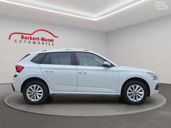 White Skoda KAMIQ 2025 in Kaunas, with an engine capacity of 1.00 L and mileage of 18 thousand km for 26919 €, photo 5 on AUTOMOTO.COM.LV