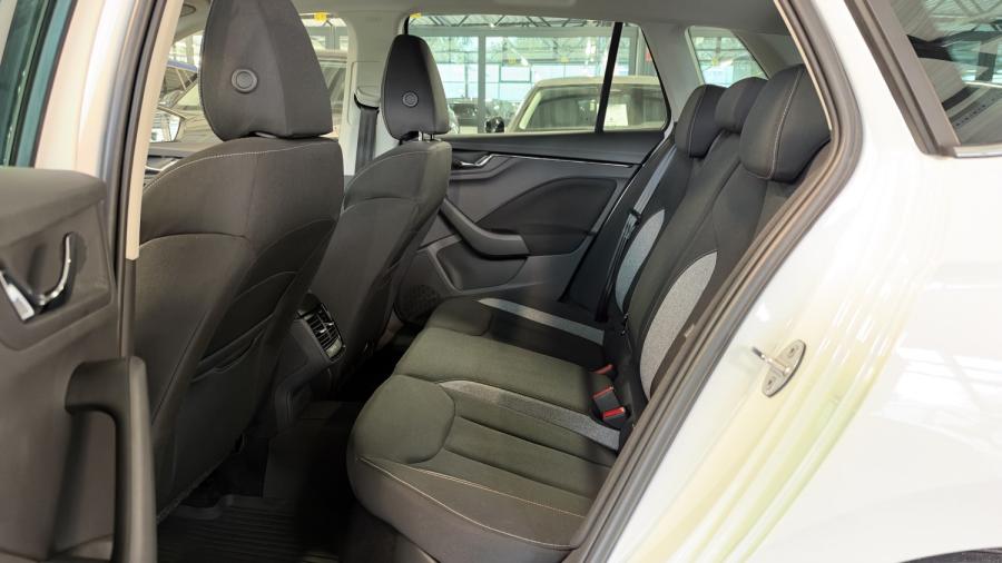 Balts Skoda KAMIQ 2025 Rīga, ar dzinēja tilpumu 1.00 L un nobraukumu 28 tūkst. km par 17900 €, foto 13 vietnē AUTOMOTO.COM.LV