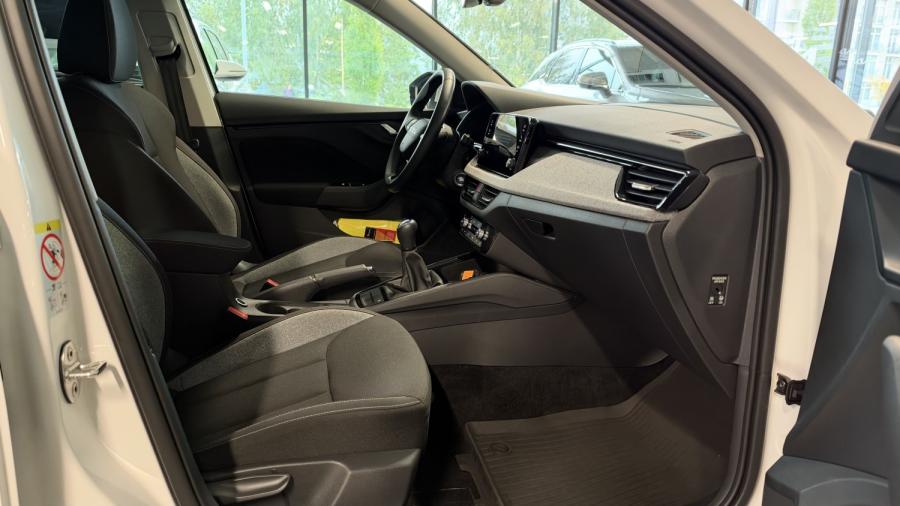 Balts Skoda KAMIQ 2025 Rīga, ar dzinēja tilpumu 1.00 L un nobraukumu 28 tūkst. km par 17900 €, foto 16 vietnē AUTOMOTO.COM.LV