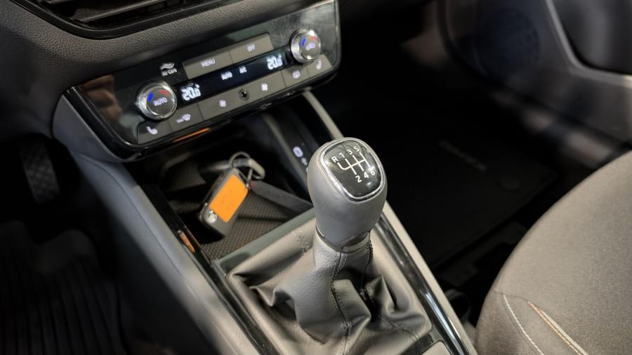 Balts Skoda KAMIQ 2025 Rīga, ar dzinēja tilpumu 1.00 L un nobraukumu 28 tūkst. km par 17900 €, foto 23 vietnē AUTOMOTO.COM.LV