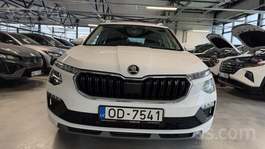 White Skoda KAMIQ 2025 in Riga, with an engine capacity of 1.00 L and mileage of 28 thousand km for 17900 €, photo 8 on AUTOMOTO.COM.LV
