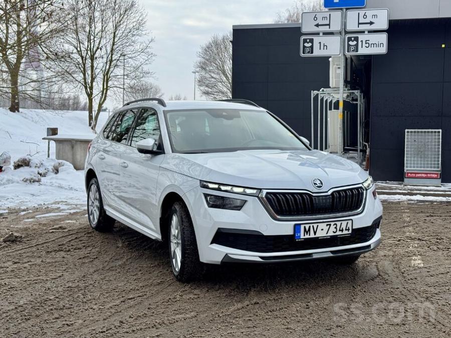 White Skoda KAMIQ 2021 in Riga, with an engine capacity of 1.50 L and mileage of 57 thousand km for 18600 €, photo 2 on AUTOMOTO.COM.LV