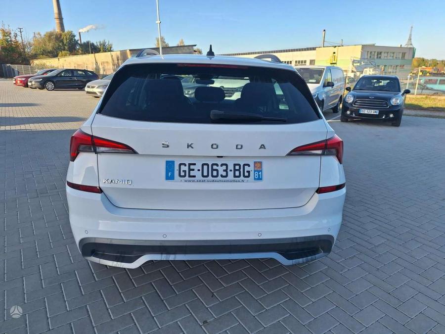 Balts Skoda KAMIQ 2022 Tauragė, ar dzinēja tilpumu 1.00 L un nobraukumu 174 tūkst. km par 9500 €, foto 7 vietnē AUTOMOTO.COM.LV