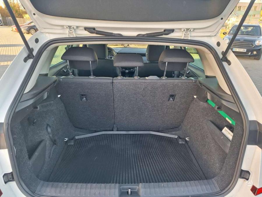 Balts Skoda KAMIQ 2022 Tauragė, ar dzinēja tilpumu 1.00 L un nobraukumu 174 tūkst. km par 9500 €, foto 14 vietnē AUTOMOTO.COM.LV