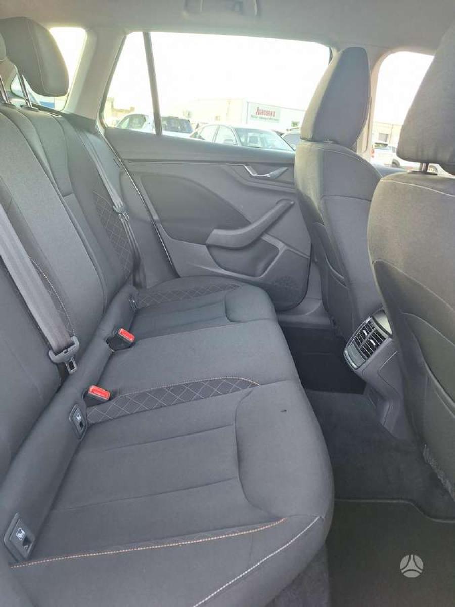 Balts Skoda KAMIQ 2022 Tauragė, ar dzinēja tilpumu 1.00 L un nobraukumu 174 tūkst. km par 9500 €, foto 15 vietnē AUTOMOTO.COM.LV