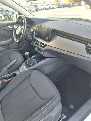 Balts Skoda KAMIQ 2022 Tauragė, ar dzinēja tilpumu 1.00 L un nobraukumu 174 tūkst. km par 9500 €, foto 16 vietnē AUTOMOTO.COM.LV