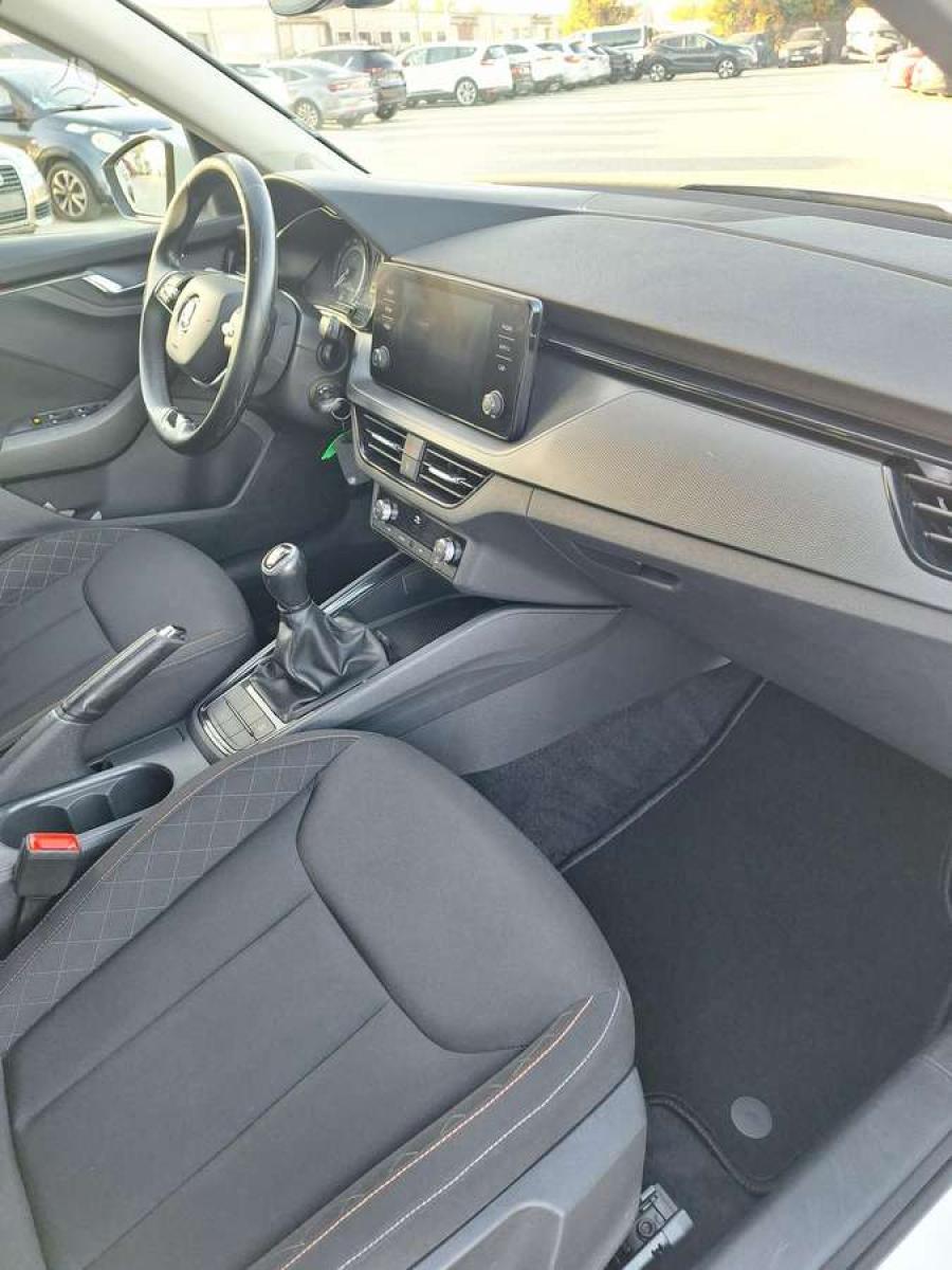 Balts Skoda KAMIQ 2022 Tauragė, ar dzinēja tilpumu 1.00 L un nobraukumu 174 tūkst. km par 9500 €, foto 16 vietnē AUTOMOTO.COM.LV
