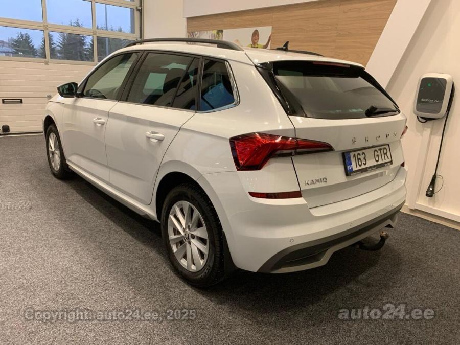 White Skoda KAMIQ 2023 in Rakvere, with an engine capacity of 1.50 L and mileage of 44 thousand km for 20700 €, photo 4 on AUTOMOTO.COM.LV