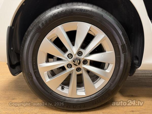 Balts Skoda KAMIQ 2023 Tallina, ar dzinēja tilpumu 1.00 L un nobraukumu 65 tūkst. km par 17590 €, foto 7 vietnē AUTOMOTO.COM.LV