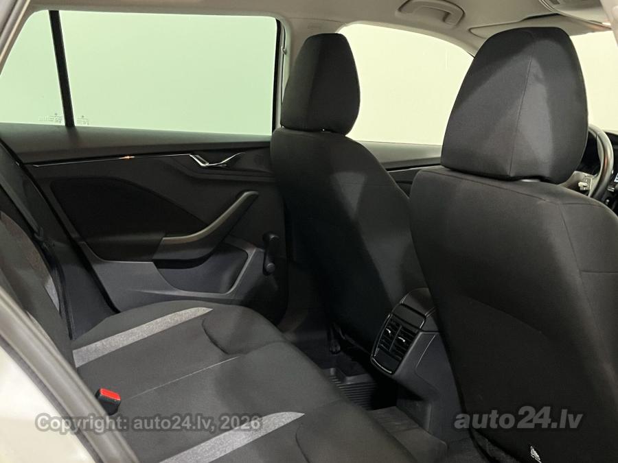 Белый Шкода KAMIQ 2023 в Таллин, объемом двигателя 1.00 л и пробегом 27 тыс. км за 15900 €, фото 5 на AUTOMOTO.COM.LV