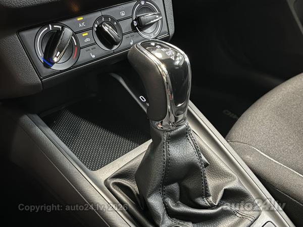 Balts Skoda KAMIQ 2023 Tallina, ar dzinēja tilpumu 1.00 L un nobraukumu 27 tūkst. km par 15900 €, foto 5 vietnē AUTOMOTO.COM.LV