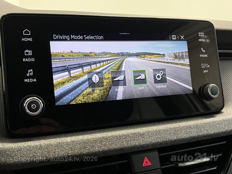 Balts Skoda KAMIQ 2024 Tallina, ar dzinēja tilpumu 1.00 L un nobraukumu 29 tūkst. km par 18990 €, foto 14 vietnē AUTOMOTO.COM.LV