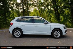 White Skoda KAMIQ 2024 in Kaunas, with an engine capacity of 1.00 L and mileage of 43 thousand km for 18990 €, photo 9 on AUTOMOTO.COM.LV