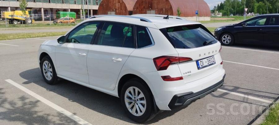 Balts Skoda KAMIQ 2025 Valmiera, ar dzinēja tilpumu 1.00 L un nobraukumu 5 tūkst. km par 22500 €, foto 1 vietnē AUTOMOTO.COM.LV
