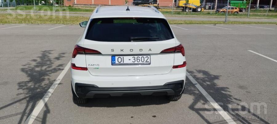 Balts Skoda KAMIQ 2025 Valmiera, ar dzinēja tilpumu 1.00 L un nobraukumu 5 tūkst. km par 22500 €, foto 6 vietnē AUTOMOTO.COM.LV
