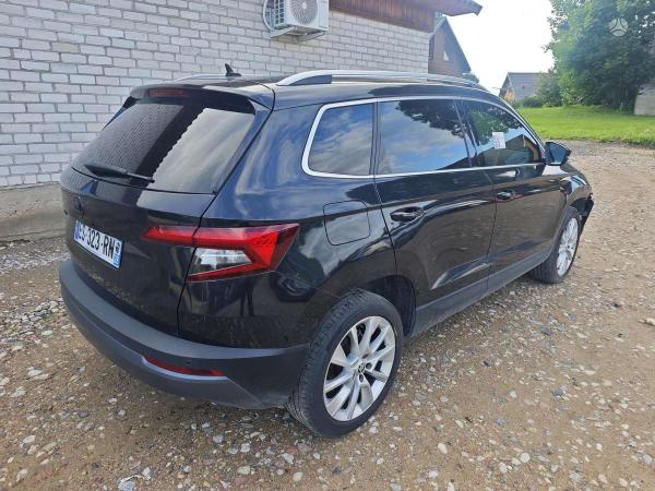 Melns Skoda Karoq 2017 Telšiai, ar dzinēja tilpumu 1.60 L un nobraukumu 145 tūkst. km par 9700 €, foto 6 vietnē AUTOMOTO.COM.LV