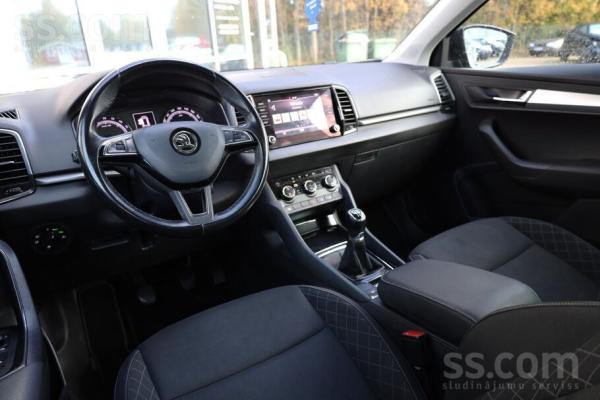 Black Skoda Karoq 2018 in Riga, with an engine capacity of 1.60 L and mileage of 0 thousand km for 11495 €, photo 6 on AUTOMOTO.COM.LV